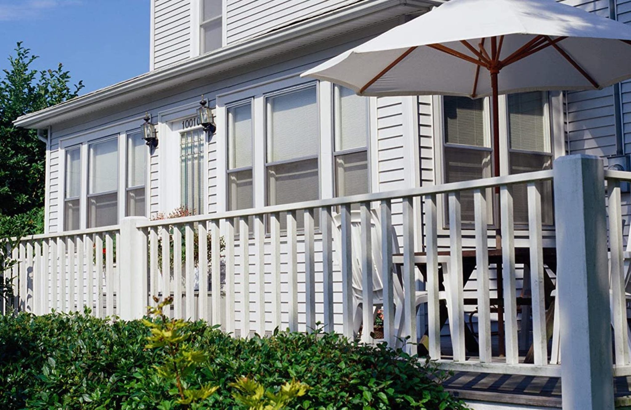 9 Best Exterior Paints for Wood – [Sep 2024 Edition]