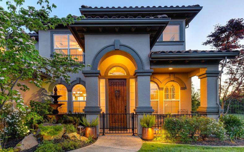 9 Best Exterior Paints for Wood – [Sep 2024 Edition]
