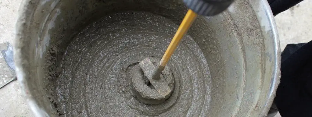 Mix concrete DIY style | mixing concrete in a wheelbarrow